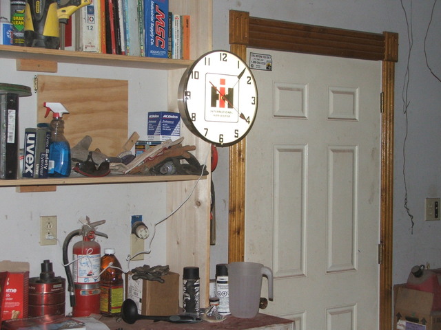 My new IH clock - General Chat - Red Power Magazine Community