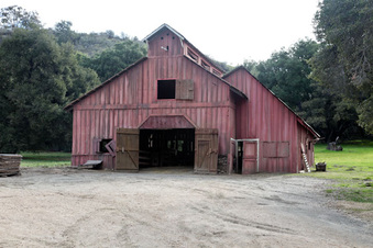 Golden Oak Ranch - Red Barn