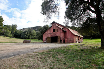 Golden Oak Ranch - Red Barn