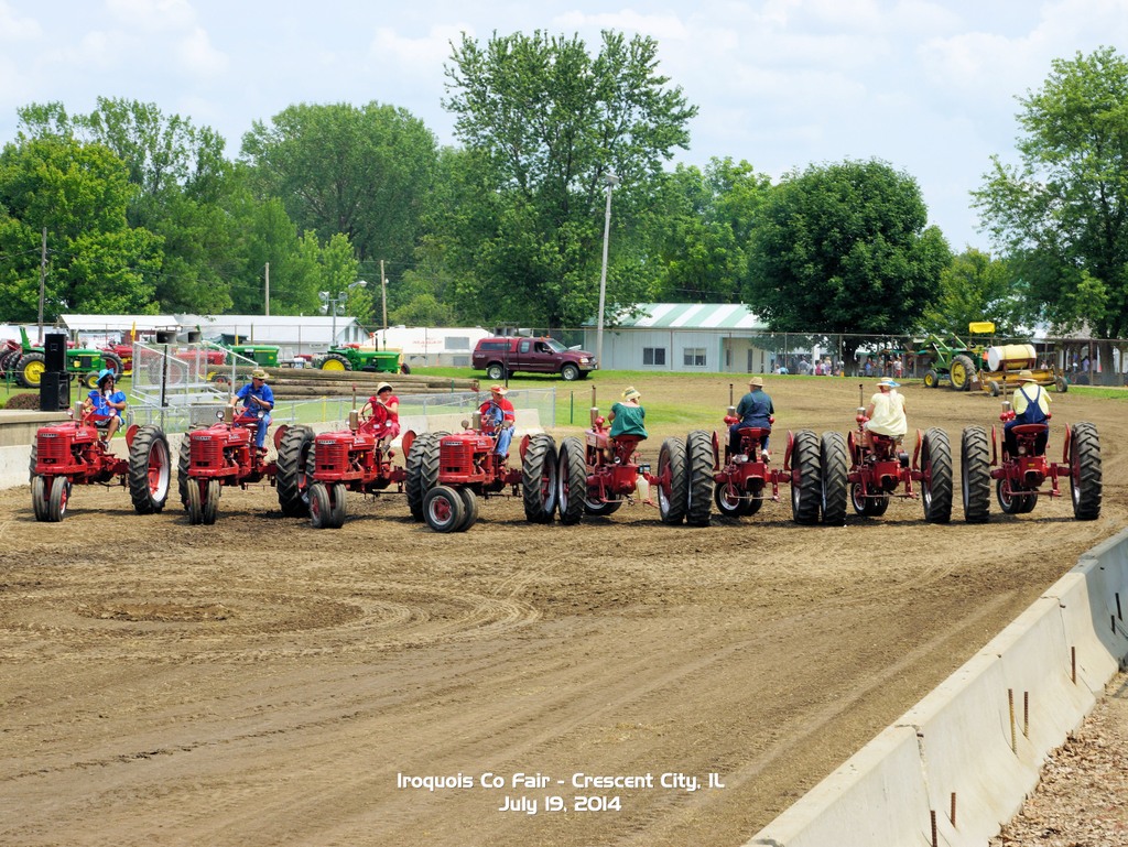 Viewing a thread - Sq Dancing tractors