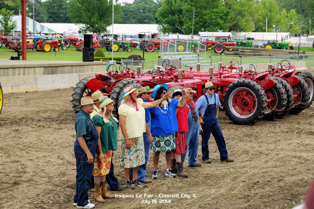 Viewing a thread - Sq Dancing tractors