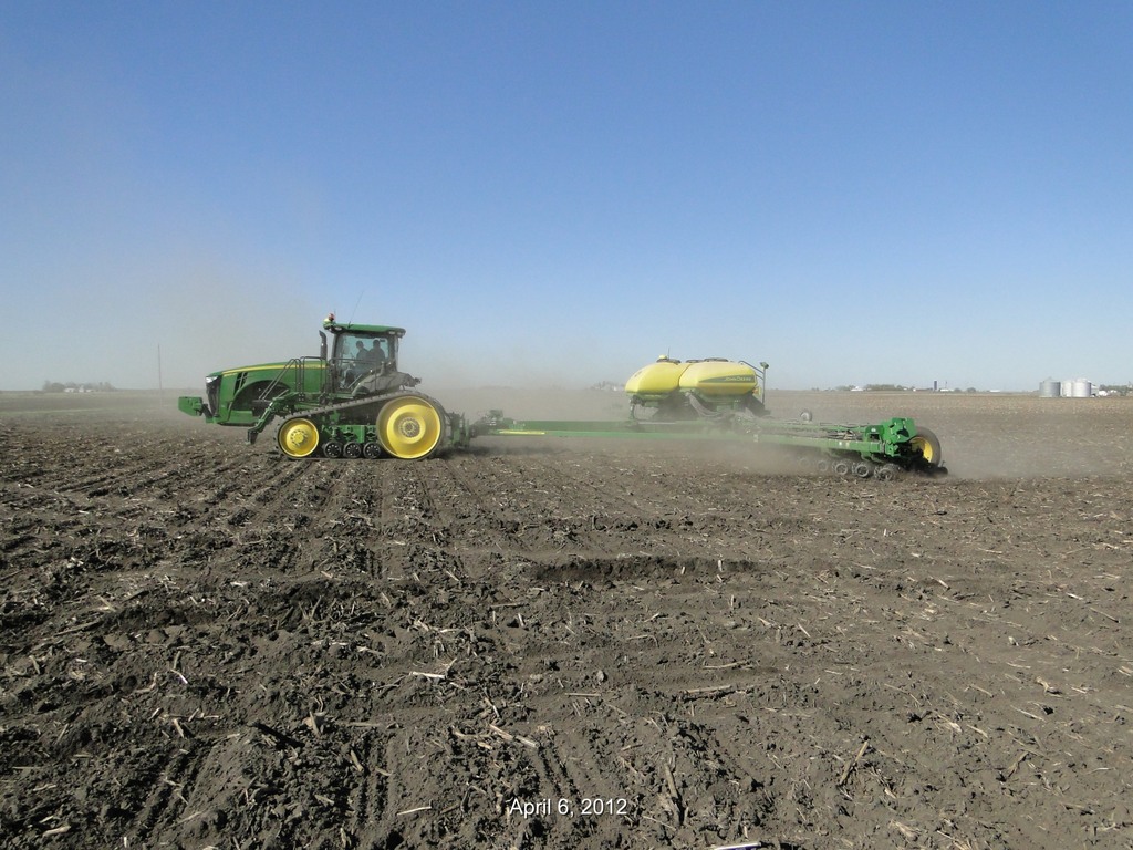 Viewing a thread - Anyone use Track tractor for planter & Side dresser