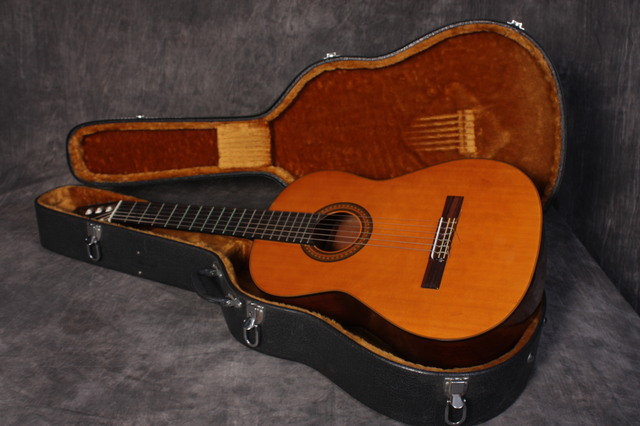 Photo 1 of 3, Fender FC 10 classical acoustic