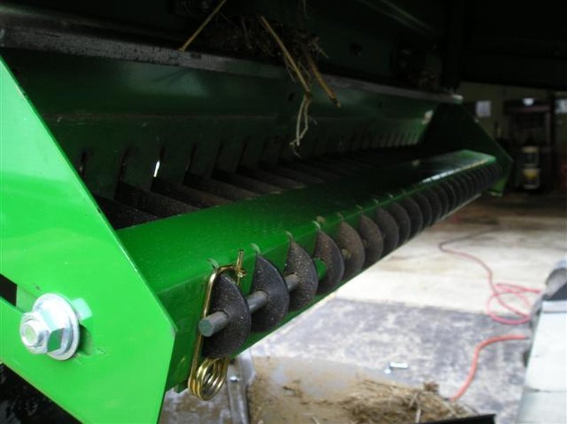 Viewing a thread - CaseIH chopper using sickle sections for knives